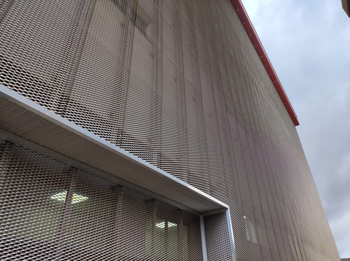Fachada com Brise Metálico - PSA Permetal